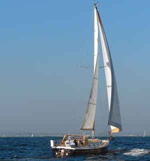 Cruising the Com-Pac 35 - Practical Sailor