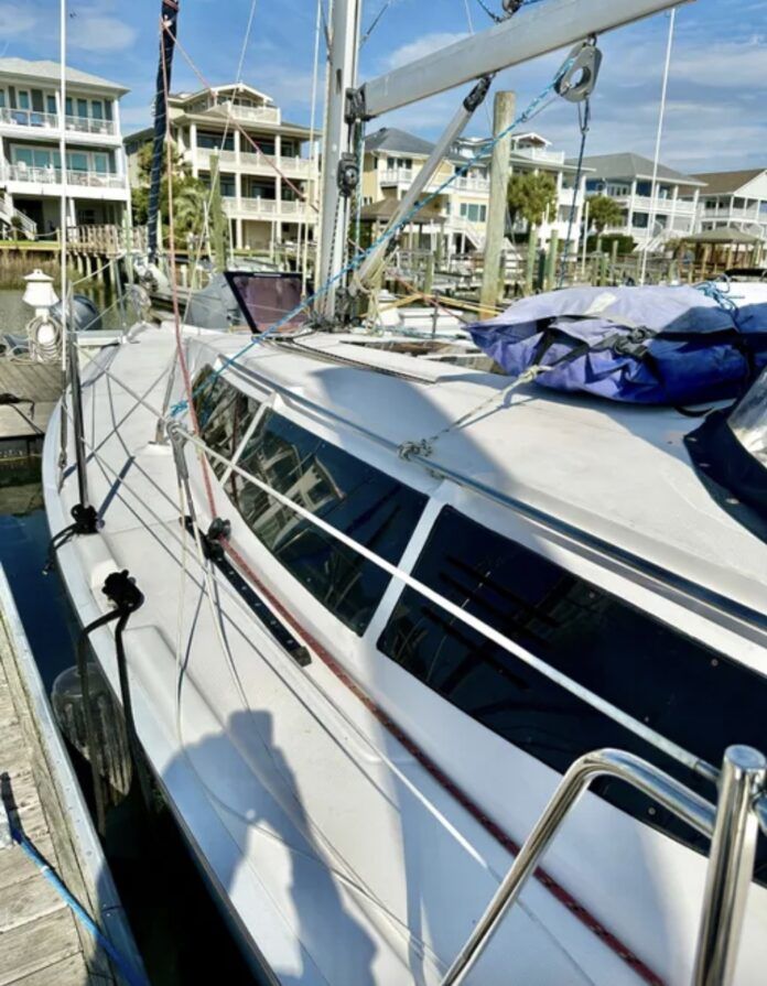 Hunter 33 (Hunter E33) Used Boat Review - Practical Sailor